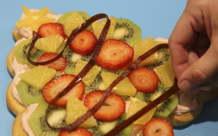 Food Art: Fruit Tree with Kix Garland · Kix Cereal