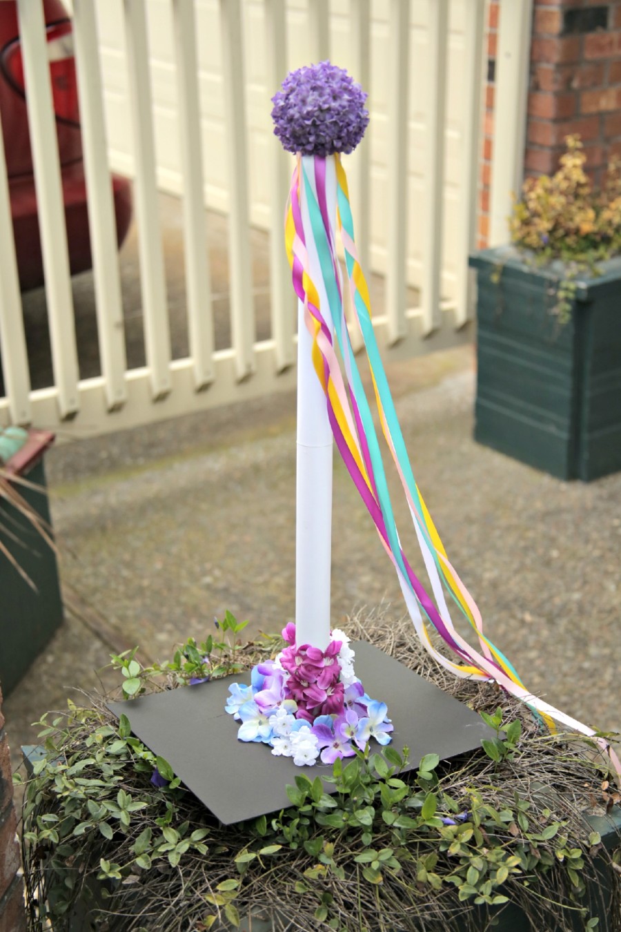Make a Miniature Maypole Craft · Kix Cereal