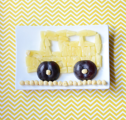 Food Art: A School Bus Snack · Kix Cereal